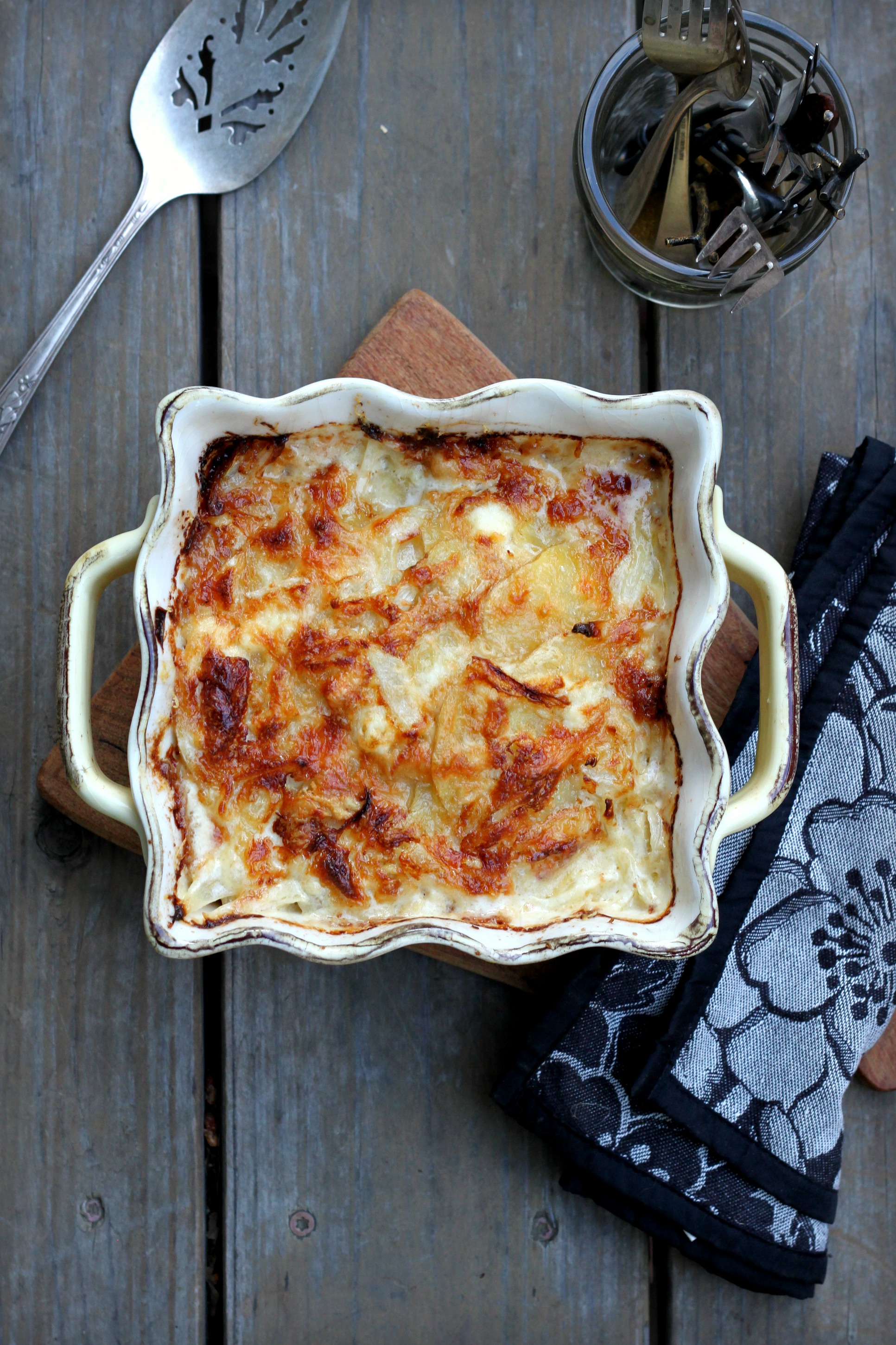 The Cowgirls’ Guide to Cheese and Potato Gratin – TasteFood