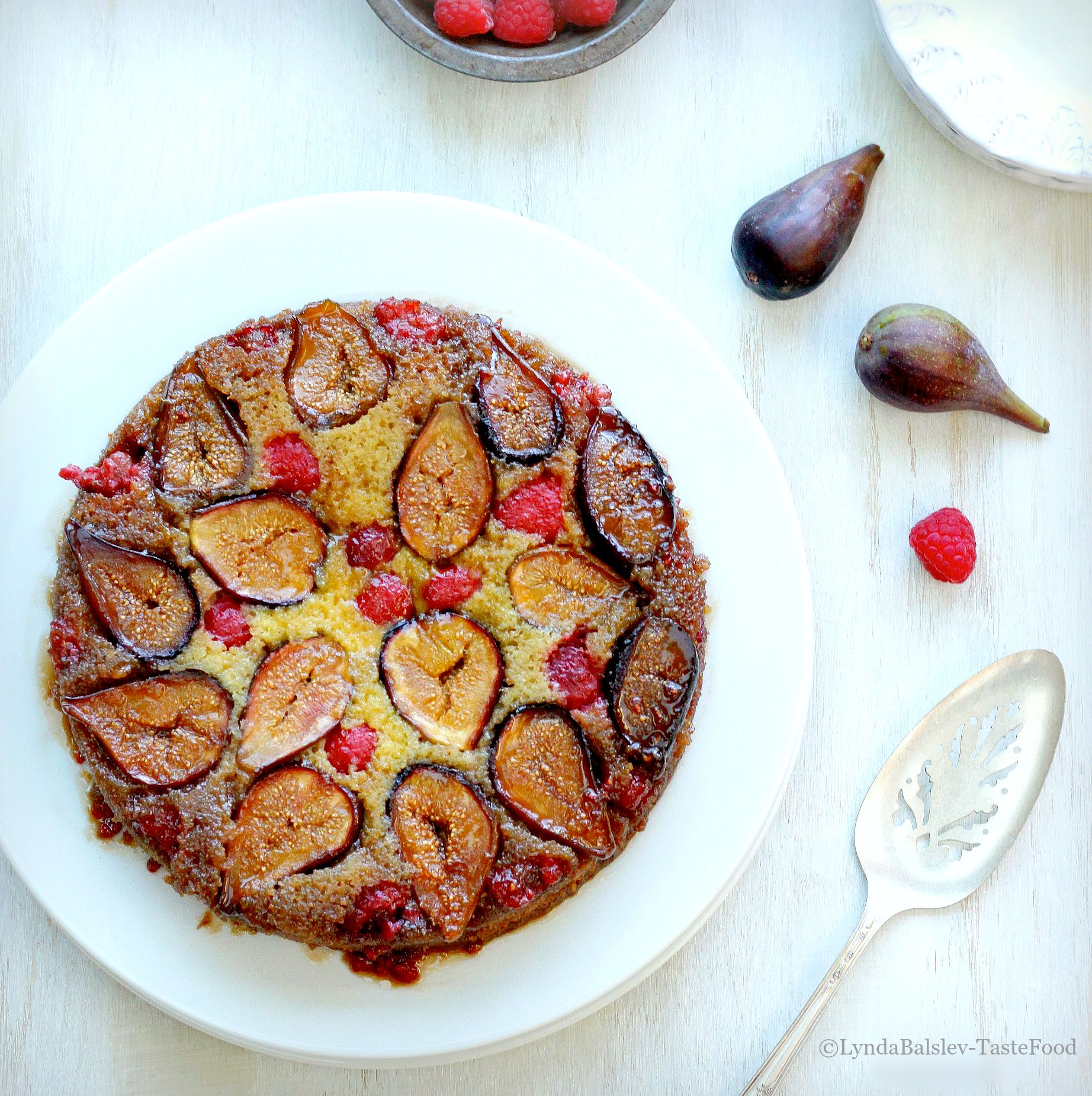Upside Down Baking: Raspberry, Fig and Almond Cake – TasteFood