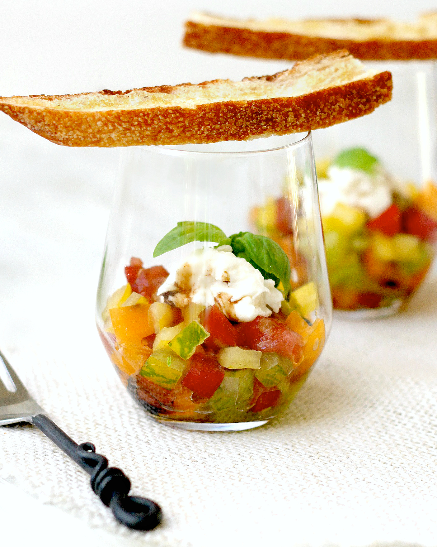 Heirloom Tomato, Burrata, and Basil Parfaits – TasteFood